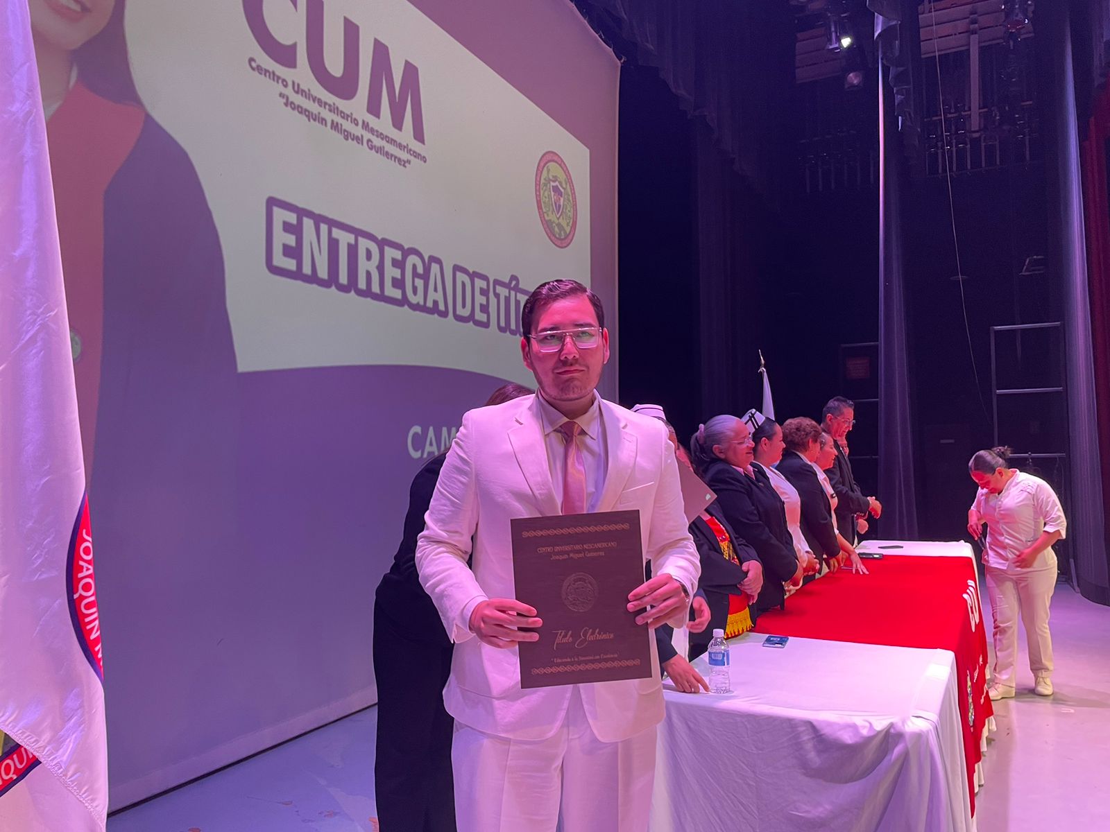 GRADUACIÓN Y ENTREGA DE TÍTULOS 24 DE OCTUBRE 2024 – CUM