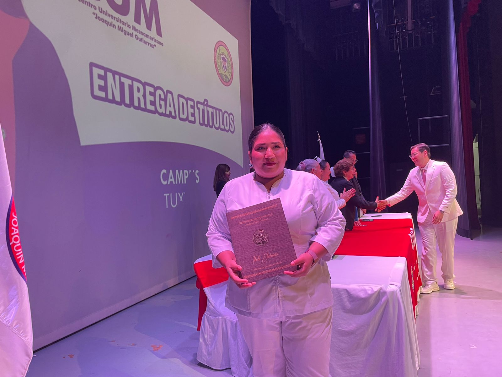 GRADUACIÓN Y ENTREGA DE TÍTULOS 24 DE OCTUBRE 2024 – CUM